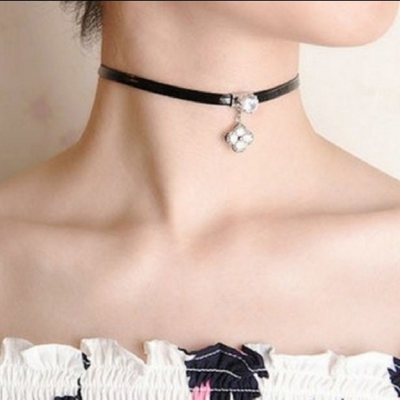 Jewelry | 4 Rhinestonepearl Clover Choker | Poshmark